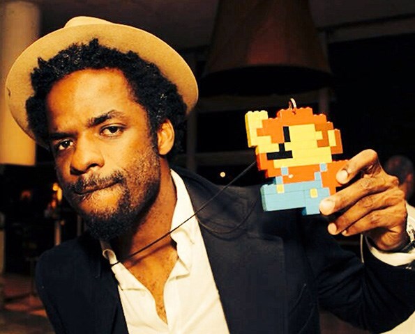 Binelde Hyrcan integra colectivo N'WE exposto em Londres