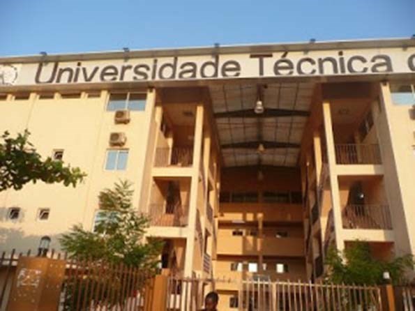 Universidade Técnica de Angola cobra fortuna para estudantes poderem ...